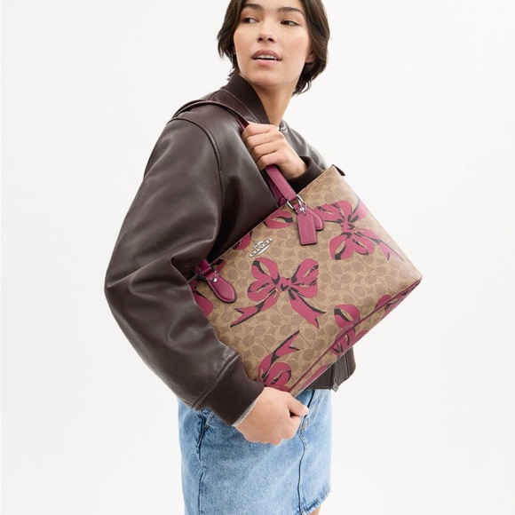 Coach | Bags | Nwt Coach Gallery Tote Bag In Signature Canvas With Bow ...